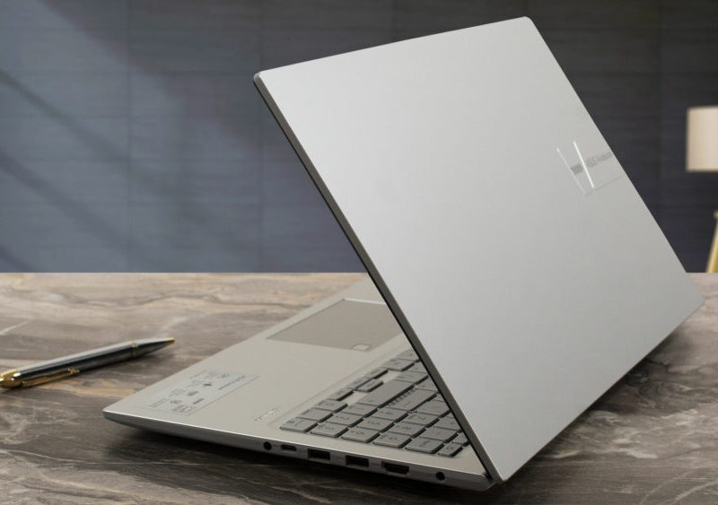10 Laptop Terbaik di Malaysia 2026 — Diuji untuk Pelajar, Kerja ...